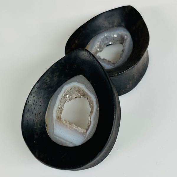Ebony White Agate Geodes Teardrop Tunnels – Esoteric Organics